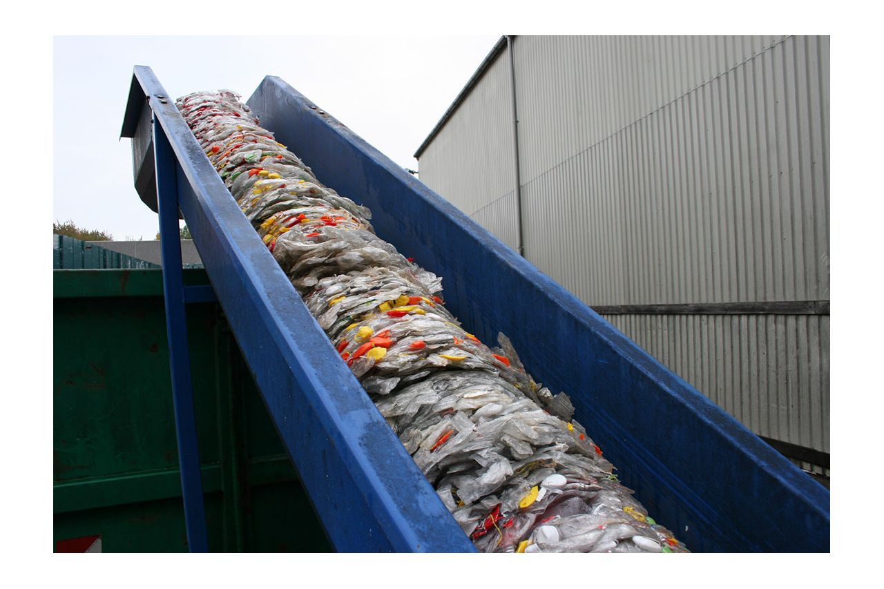 Avvattningssystem til PET-flaskor eller andra förpackningar